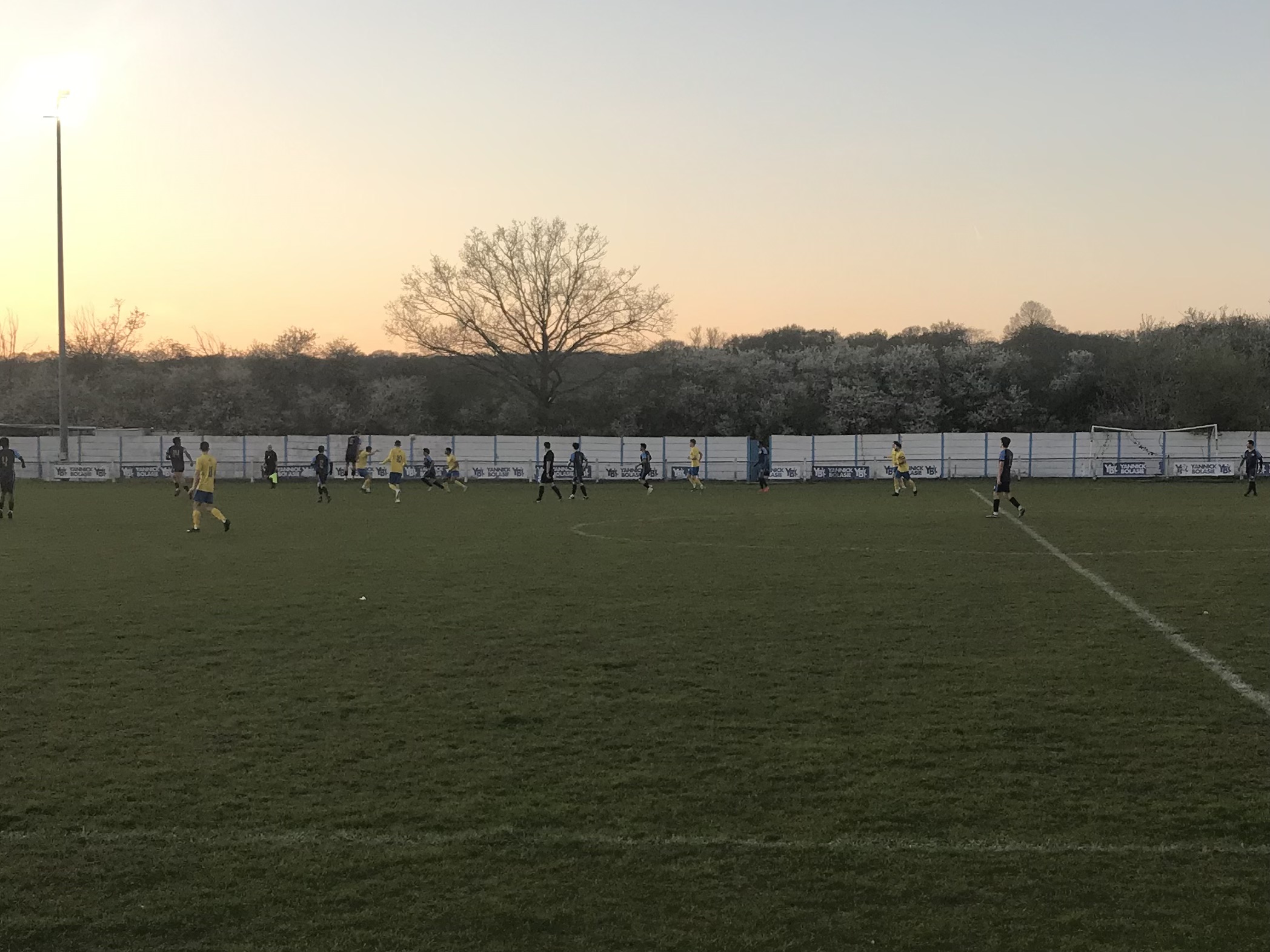 Hillingdon Borough FC 3-2 Staines & Lammas (Middlesex) FC: (My match ...